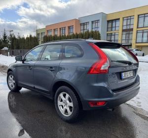 Blue Volvo XC60 2010 in Vilnius, with an engine capacity of 2.40 L and mileage of 394 thousand km for 3750 €, photo 4 on AUTOMOTO.COM.LV