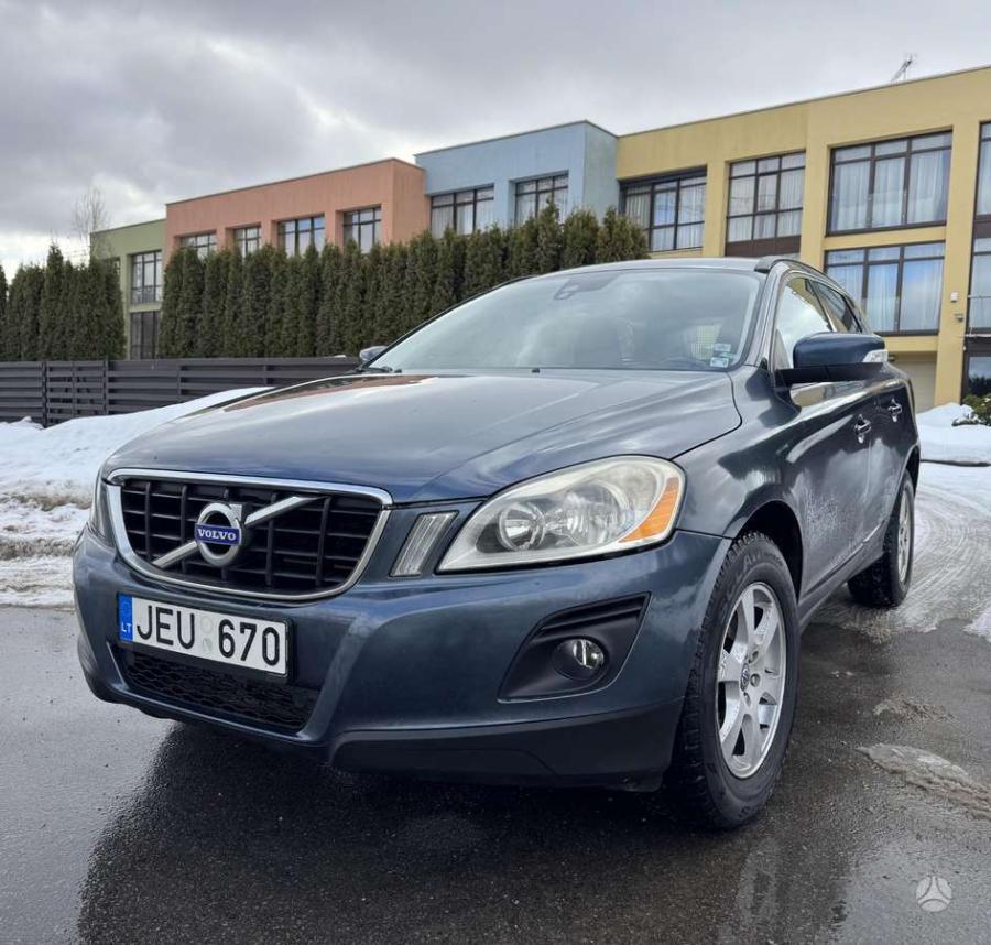 Blue Volvo XC60 2010 in Vilnius, with an engine capacity of 2.40 L and mileage of 394 thousand km for 3750 €, photo 7 on AUTOMOTO.COM.LV