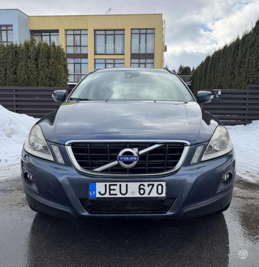 Blue Volvo XC60 2010 in Vilnius, with an engine capacity of 2.40 L and mileage of 394 thousand km for 3750 €, photo 8 on AUTOMOTO.COM.LV
