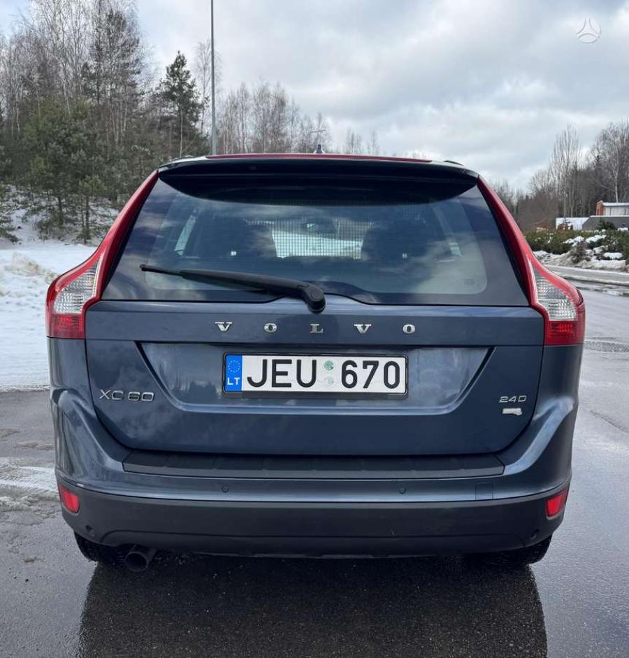 Blue Volvo XC60 2010 in Vilnius, with an engine capacity of 2.40 L and mileage of 394 thousand km for 3750 €, photo 11 on AUTOMOTO.COM.LV
