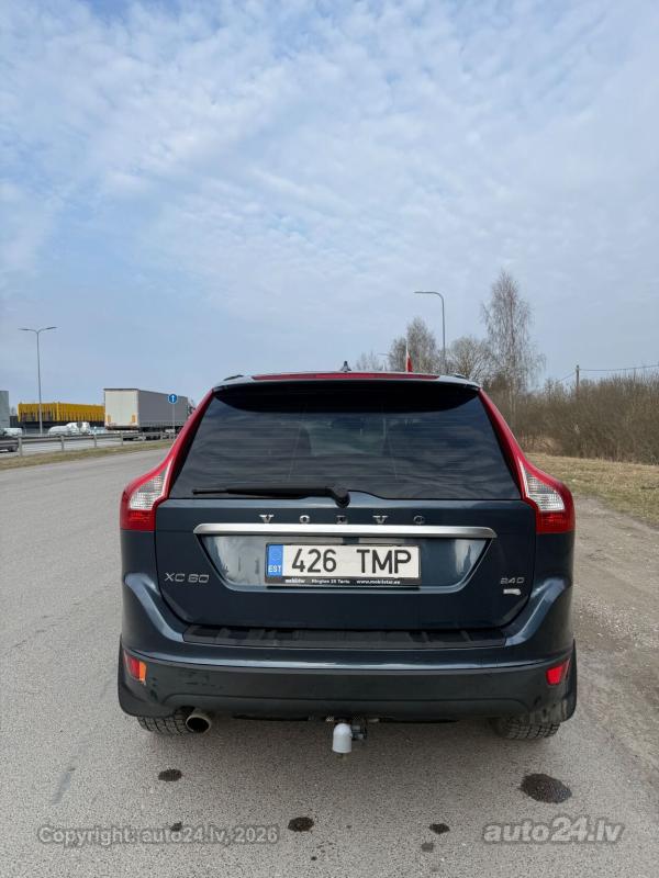 Blue Volvo XC60 2010 in Tallinn, with an engine capacity of 2.40 L and mileage of 204 thousand km for 8700 €, photo 8 on AUTOMOTO.COM.LV