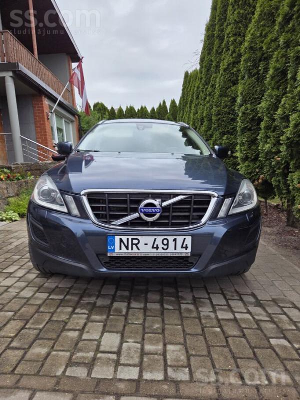 Zils Volvo XC60 2010 Rīga, ar dzinēja tilpumu 2.40 L un nobraukumu 334 tūkst. km par 7300 €, foto 2 vietnē AUTOMOTO.COM.LV
