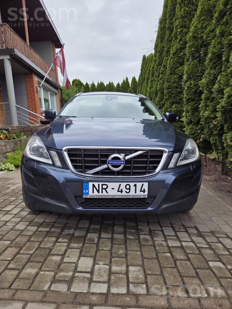 Zils Volvo XC60 2010 Rīga, ar dzinēja tilpumu 2.40 L un nobraukumu 334 tūkst. km par 7300 €, foto 3 vietnē AUTOMOTO.COM.LV