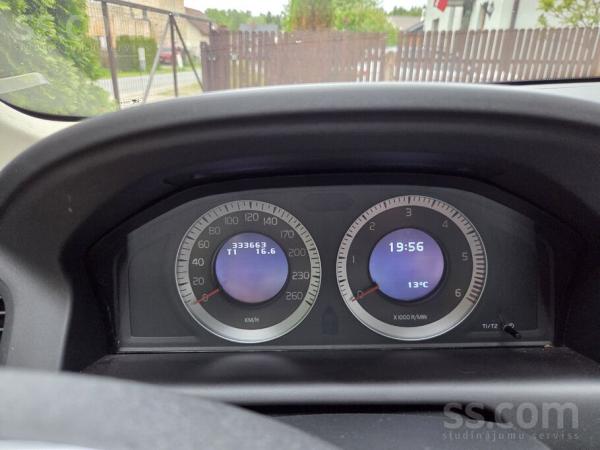 Zils Volvo XC60 2010 Rīga, ar dzinēja tilpumu 2.40 L un nobraukumu 334 tūkst. km par 7300 €, foto 6 vietnē AUTOMOTO.COM.LV