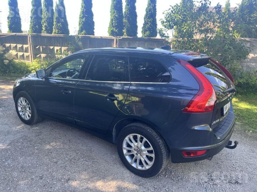 Zils Volvo XC60 2010 Rīga, ar dzinēja tilpumu 2.40 L un nobraukumu 254 tūkst. km par 6300 €, foto 6 vietnē AUTOMOTO.COM.LV