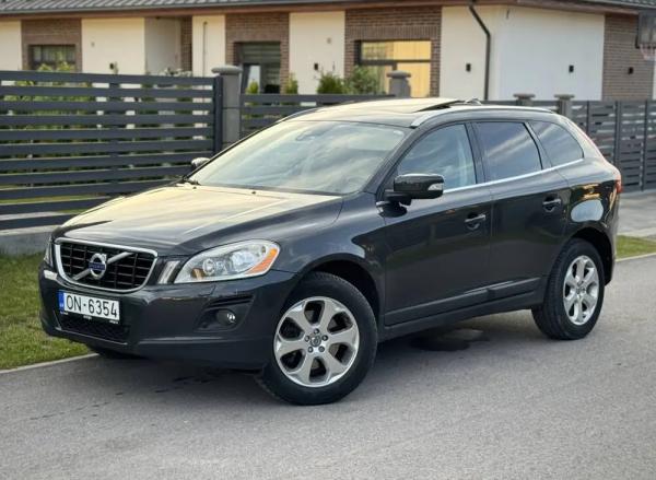 Blue Volvo XC60 2010 in Jelgava, with an engine capacity of 2.40 L and mileage of 337 thousand km for 7900 €, photo 1 on AUTOMOTO.COM.LV