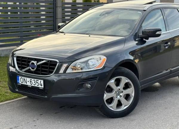 Blue Volvo XC60 2010 in Jelgava, with an engine capacity of 2.40 L and mileage of 337 thousand km for 7900 €, photo 2 on AUTOMOTO.COM.LV