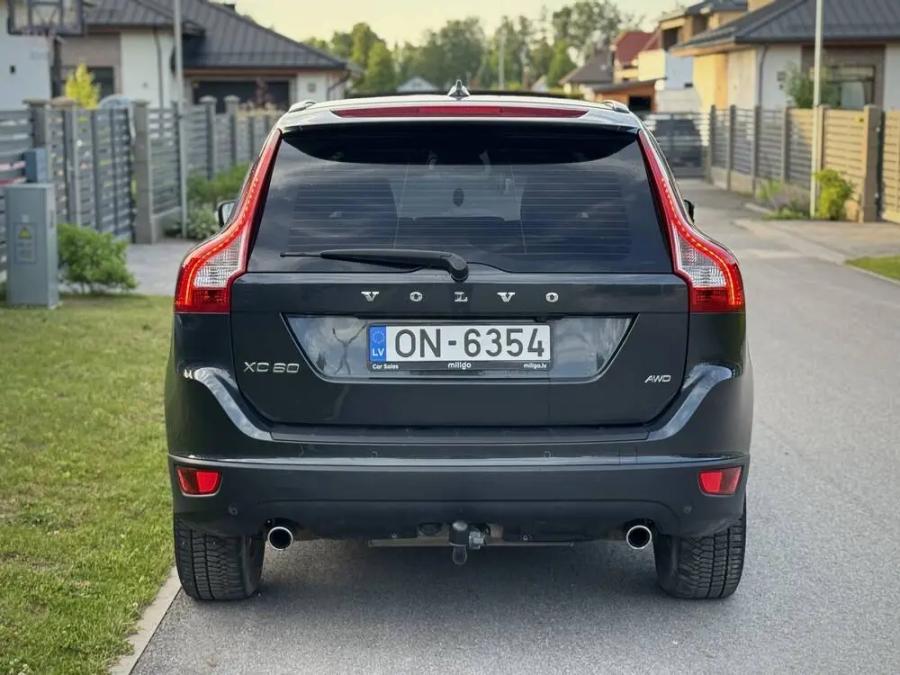 Zils Volvo XC60 2010 Jelgava, ar dzinēja tilpumu 2.40 L un nobraukumu 337 tūkst. km par 7900 €, foto 7 vietnē AUTOMOTO.COM.LV