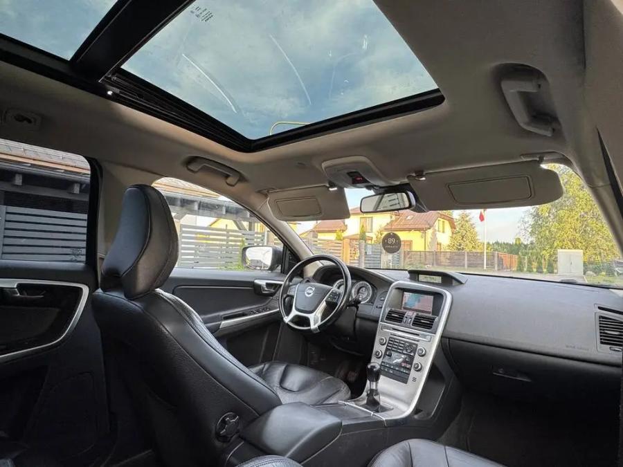 Zils Volvo XC60 2010 Jelgava, ar dzinēja tilpumu 2.40 L un nobraukumu 337 tūkst. km par 7900 €, foto 14 vietnē AUTOMOTO.COM.LV