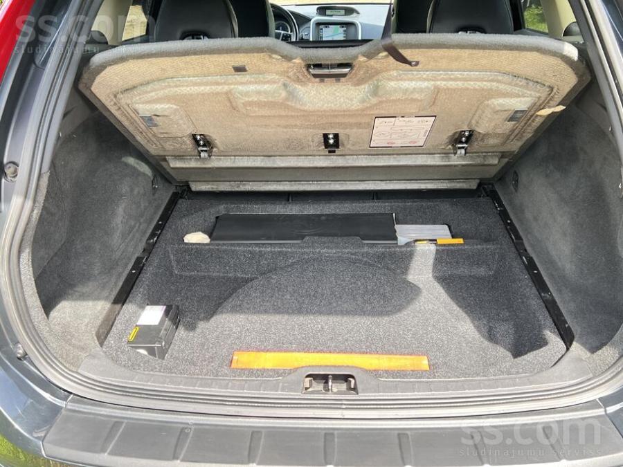 Zils Volvo XC60 2010 Talsi, ar dzinēja tilpumu 2.40 L un nobraukumu 238 tūkst. km par 7990 €, foto 17 vietnē AUTOMOTO.COM.LV