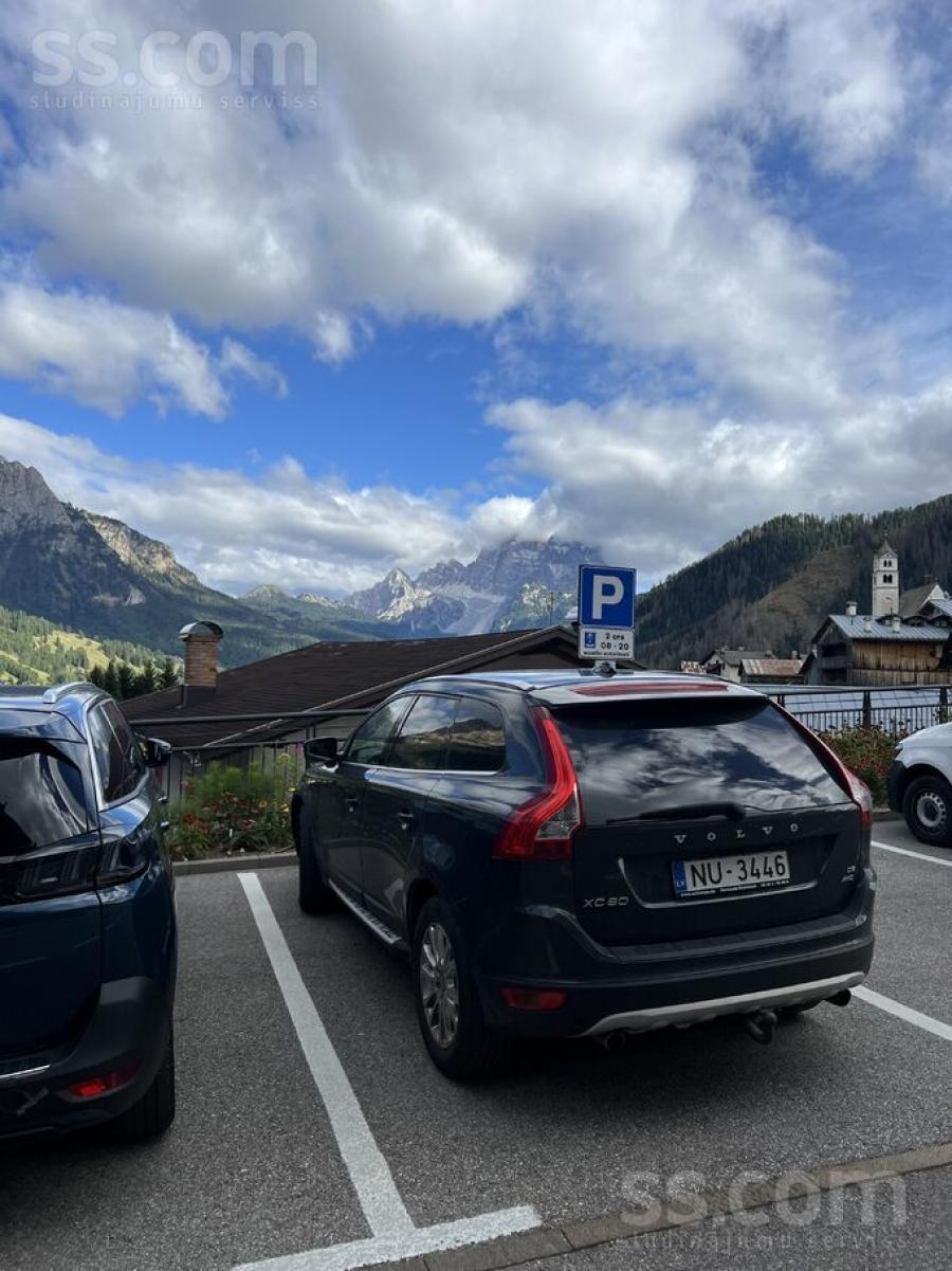 Zils Volvo XC60 2010 Talsi, ar dzinēja tilpumu 2.40 L un nobraukumu 238 tūkst. km par 7990 €, foto 25 vietnē AUTOMOTO.COM.LV