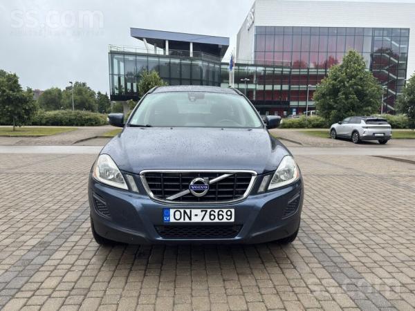 Blue Volvo XC60 2010 in Rezekne, with an engine capacity of 2.00 L and mileage of 278 thousand km for 6700 €, photo 2 on AUTOMOTO.COM.LV