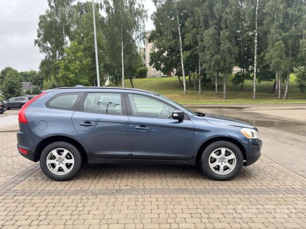 Blue Volvo XC60 2010 in Rezekne, with an engine capacity of 2.00 L and mileage of 278 thousand km for 6700 €, photo 3 on AUTOMOTO.COM.LV