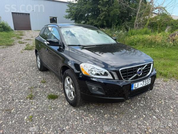 Zils Volvo XC60 2010 Daugavpils, ar dzinēja tilpumu 2.40 L un nobraukumu 297 tūkst. km par 7800 €, foto 4 vietnē AUTOMOTO.COM.LV
