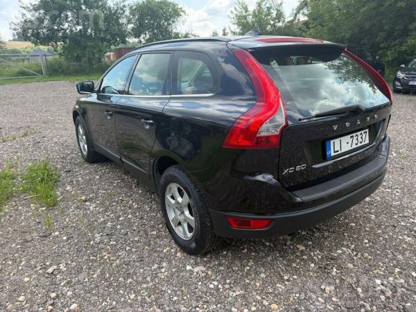 Zils Volvo XC60 2010 Daugavpils, ar dzinēja tilpumu 2.40 L un nobraukumu 297 tūkst. km par 7800 €, foto 8 vietnē AUTOMOTO.COM.LV