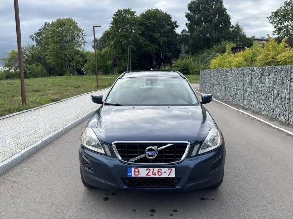 Blue Volvo XC60 2010 in Rezekne, with an engine capacity of 2.00 L and mileage of 279 thousand km for 7200 €, photo 2 on AUTOMOTO.COM.LV