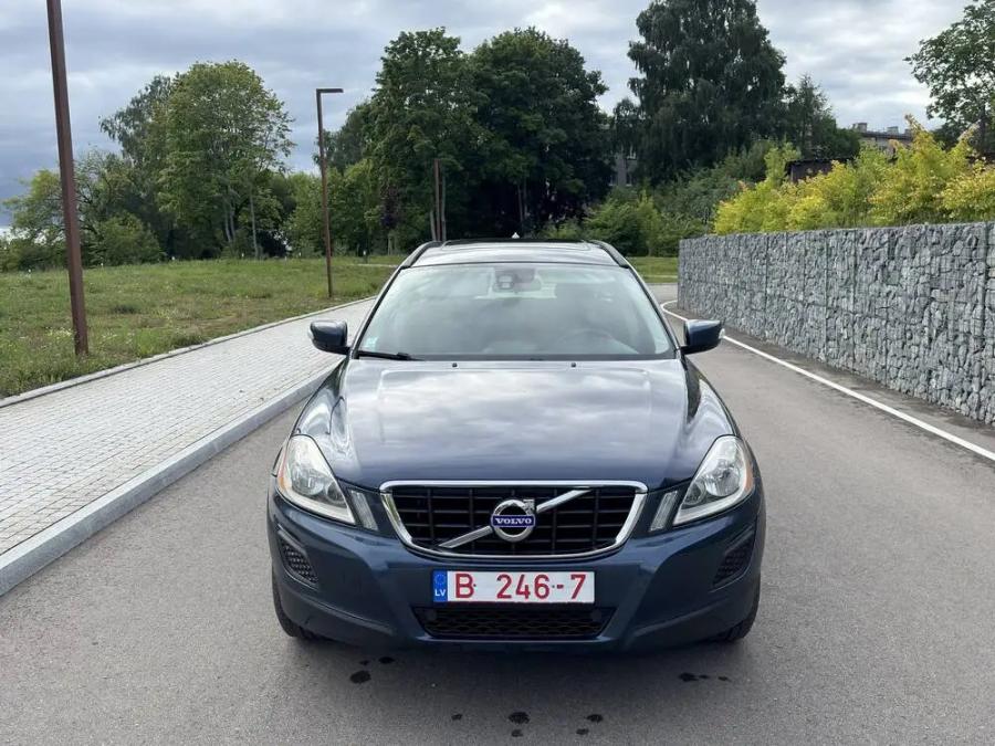 Zils Volvo XC60 2010 Rēzekne, ar dzinēja tilpumu 2.00 L un nobraukumu 279 tūkst. km par 7200 €, foto 3 vietnē AUTOMOTO.COM.LV
