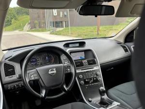 Zils Volvo XC60 2010 Rēzekne, ar dzinēja tilpumu 2.00 L un nobraukumu 279 tūkst. km par 7200 €, foto 17 vietnē AUTOMOTO.COM.LV