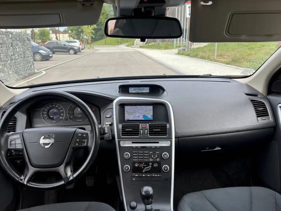Zils Volvo XC60 2010 Rēzekne, ar dzinēja tilpumu 2.00 L un nobraukumu 279 tūkst. km par 7200 €, foto 18 vietnē AUTOMOTO.COM.LV