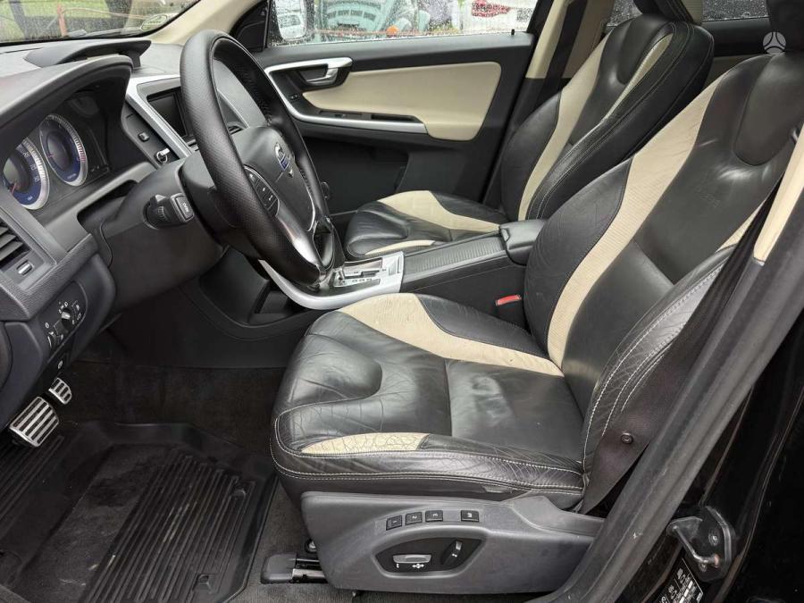 Zils Volvo XC60 2010 Viļņa, ar dzinēja tilpumu 2.40 L un nobraukumu 271 tūkst. km par 8700 €, foto 11 vietnē AUTOMOTO.COM.LV