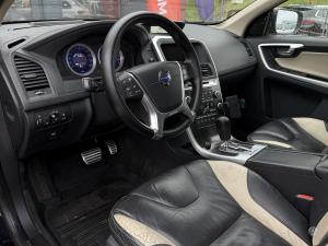 Zils Volvo XC60 2010 Viļņa, ar dzinēja tilpumu 2.40 L un nobraukumu 271 tūkst. km par 8700 €, foto 12 vietnē AUTOMOTO.COM.LV