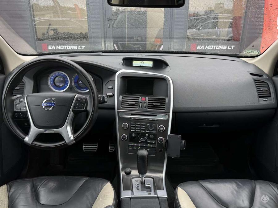 Zils Volvo XC60 2010 Viļņa, ar dzinēja tilpumu 2.40 L un nobraukumu 271 tūkst. km par 8700 €, foto 14 vietnē AUTOMOTO.COM.LV
