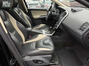 Zils Volvo XC60 2010 Viļņa, ar dzinēja tilpumu 2.40 L un nobraukumu 271 tūkst. km par 8700 €, foto 16 vietnē AUTOMOTO.COM.LV
