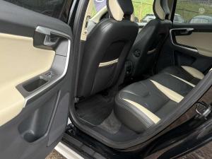 Zils Volvo XC60 2010 Viļņa, ar dzinēja tilpumu 2.40 L un nobraukumu 271 tūkst. km par 8700 €, foto 18 vietnē AUTOMOTO.COM.LV