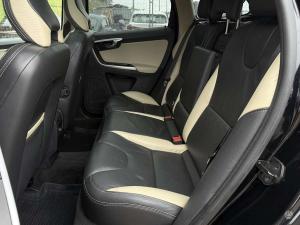 Zils Volvo XC60 2010 Viļņa, ar dzinēja tilpumu 2.40 L un nobraukumu 271 tūkst. km par 8700 €, foto 19 vietnē AUTOMOTO.COM.LV
