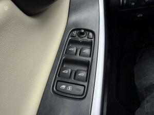 Zils Volvo XC60 2010 Viļņa, ar dzinēja tilpumu 2.40 L un nobraukumu 271 tūkst. km par 8700 €, foto 29 vietnē AUTOMOTO.COM.LV