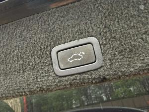 Zils Volvo XC60 2010 Viļņa, ar dzinēja tilpumu 2.40 L un nobraukumu 271 tūkst. km par 8700 €, foto 30 vietnē AUTOMOTO.COM.LV