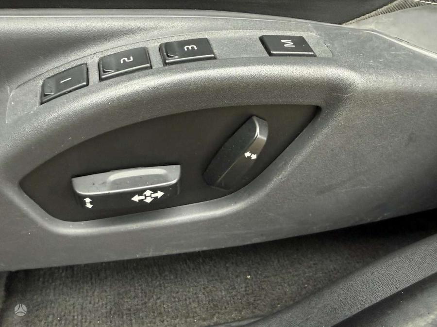 Zils Volvo XC60 2010 Viļņa, ar dzinēja tilpumu 2.40 L un nobraukumu 271 tūkst. km par 8700 €, foto 31 vietnē AUTOMOTO.COM.LV
