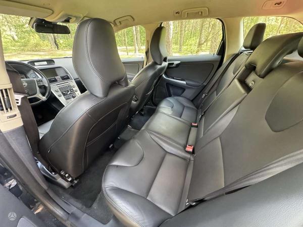 Blue Volvo XC60 2010 in Kaunas, with an engine capacity of 2.00 L and mileage of 320 thousand km for 6500 €, photo 7 on AUTOMOTO.COM.LV
