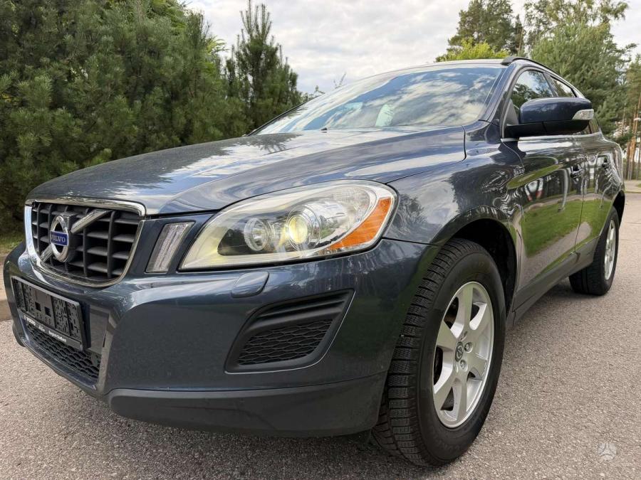 Blue Volvo XC60 2010 in Utena, with an engine capacity of 2.00 L and mileage of 269 thousand km for 7950 €, photo 3 on AUTOMOTO.COM.LV
