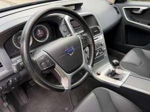 Blue Volvo XC60 2010 in Utena, with an engine capacity of 2.00 L and mileage of 269 thousand km for 7950 €, photo 7 on AUTOMOTO.COM.LV