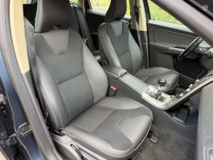 Blue Volvo XC60 2010 in Utena, with an engine capacity of 2.00 L and mileage of 269 thousand km for 7950 €, photo 11 on AUTOMOTO.COM.LV