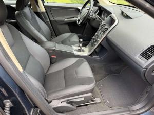 Blue Volvo XC60 2010 in Utena, with an engine capacity of 2.00 L and mileage of 269 thousand km for 7950 €, photo 12 on AUTOMOTO.COM.LV
