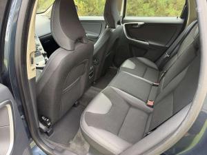 Blue Volvo XC60 2010 in Utena, with an engine capacity of 2.00 L and mileage of 269 thousand km for 7950 €, photo 13 on AUTOMOTO.COM.LV