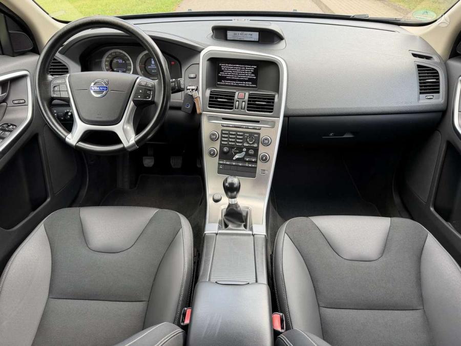 Blue Volvo XC60 2010 in Utena, with an engine capacity of 2.00 L and mileage of 269 thousand km for 7950 €, photo 14 on AUTOMOTO.COM.LV