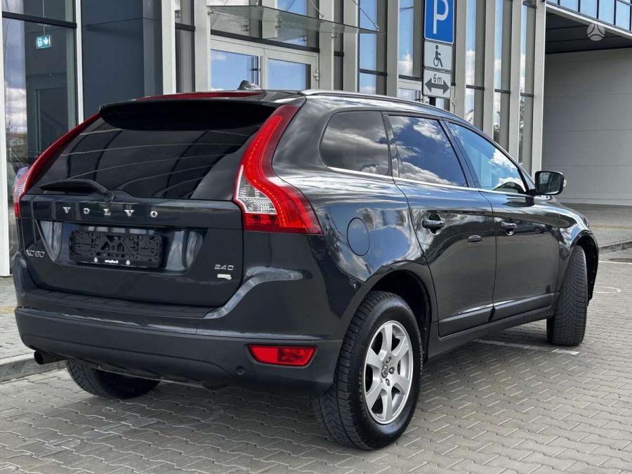 Zils Volvo XC60 2010 Viļņa, ar dzinēja tilpumu 2.40 L un nobraukumu 291 tūkst. km par 5999 €, foto 4 vietnē AUTOMOTO.COM.LV