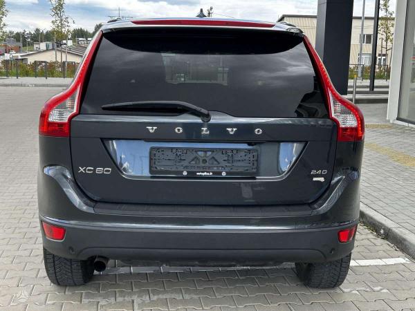 Zils Volvo XC60 2010 Viļņa, ar dzinēja tilpumu 2.40 L un nobraukumu 291 tūkst. km par 5999 €, foto 5 vietnē AUTOMOTO.COM.LV