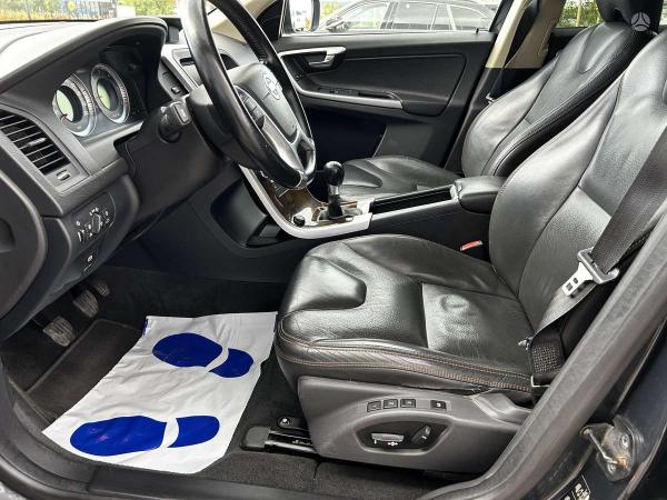 Zils Volvo XC60 2010 Viļņa, ar dzinēja tilpumu 2.40 L un nobraukumu 291 tūkst. km par 5999 €, foto 9 vietnē AUTOMOTO.COM.LV