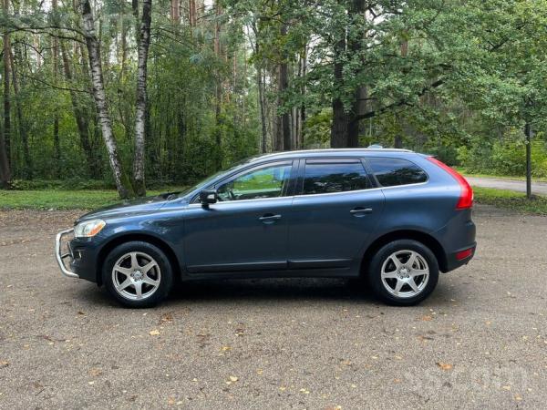Zils Volvo XC60 2010 Rīga, ar dzinēja tilpumu 2.40 L un nobraukumu 0 tūkst. km par 6899 €, foto 3 vietnē AUTOMOTO.COM.LV