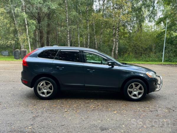 Zils Volvo XC60 2010 Rīga, ar dzinēja tilpumu 2.40 L un nobraukumu 0 tūkst. km par 6899 €, foto 7 vietnē AUTOMOTO.COM.LV
