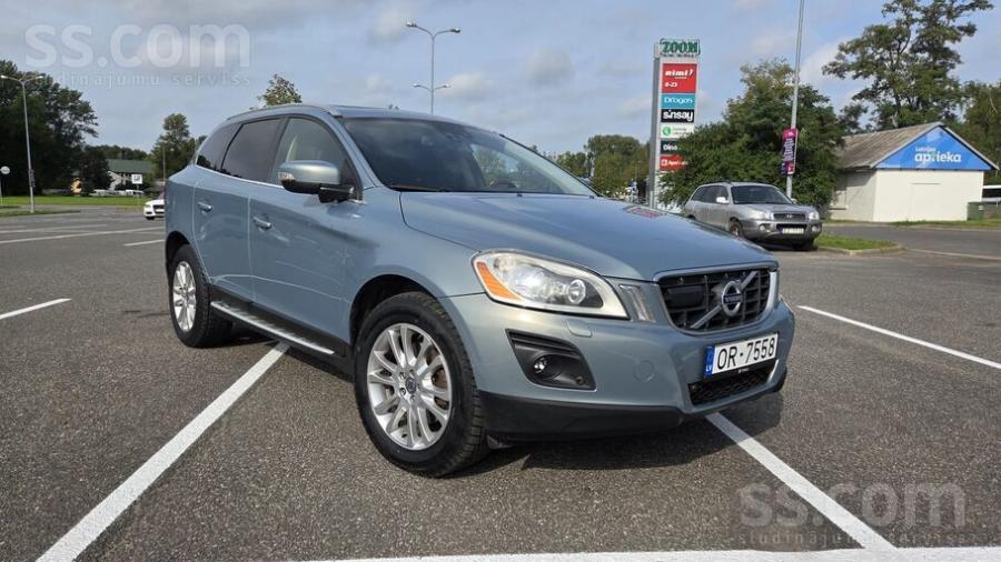 Blue Volvo XC60 2010 in Riga, with an engine capacity of 2.40 L and mileage of 315 thousand km for 6550 €, photo 1 on AUTOMOTO.COM.LV