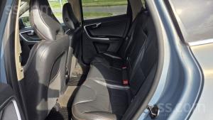 Blue Volvo XC60 2010 in Riga, with an engine capacity of 2.40 L and mileage of 315 thousand km for 6550 €, photo 7 on AUTOMOTO.COM.LV