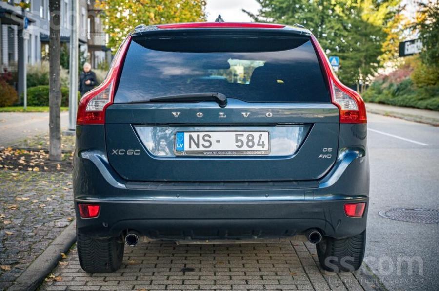 Blue Volvo XC60 2010 in Riga, with an engine capacity of 2.40 L and mileage of 359 thousand km for 5990 €, photo 6 on AUTOMOTO.COM.LV