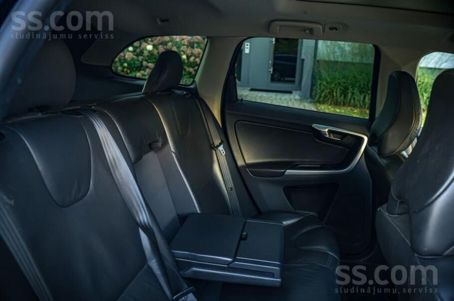 Blue Volvo XC60 2010 in Riga, with an engine capacity of 2.40 L and mileage of 359 thousand km for 5990 €, photo 20 on AUTOMOTO.COM.LV