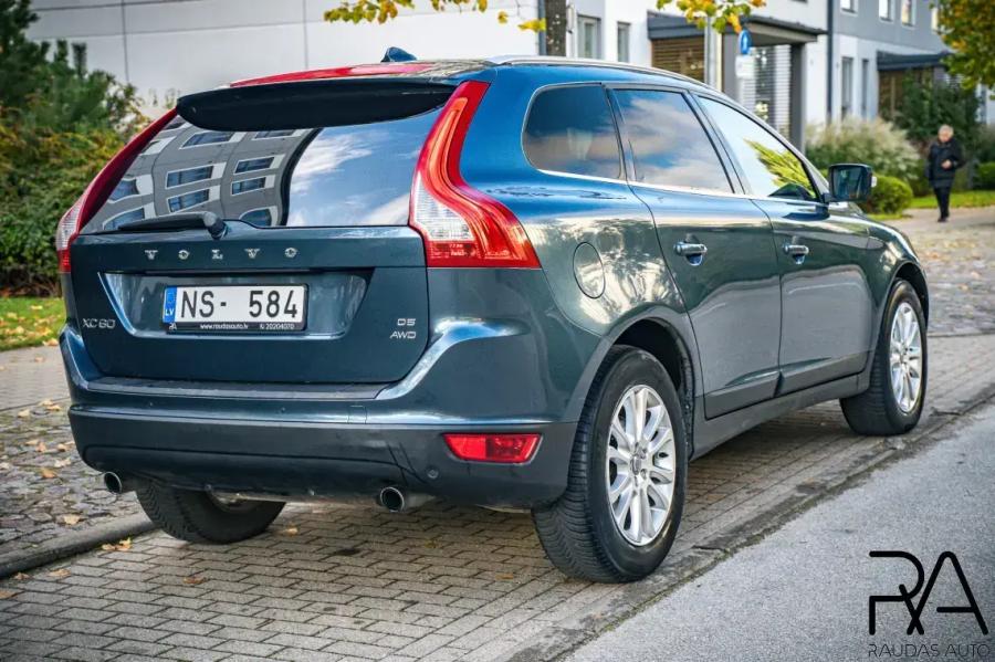 Zils Volvo XC60 2010 Rīga, ar dzinēja tilpumu 2.40 L un nobraukumu 359 tūkst. km par 5990 €, foto 5 vietnē AUTOMOTO.COM.LV