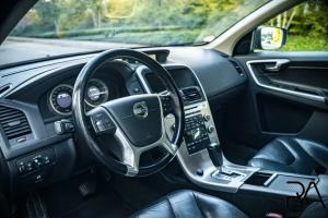Zils Volvo XC60 2010 Rīga, ar dzinēja tilpumu 2.40 L un nobraukumu 359 tūkst. km par 5990 €, foto 8 vietnē AUTOMOTO.COM.LV